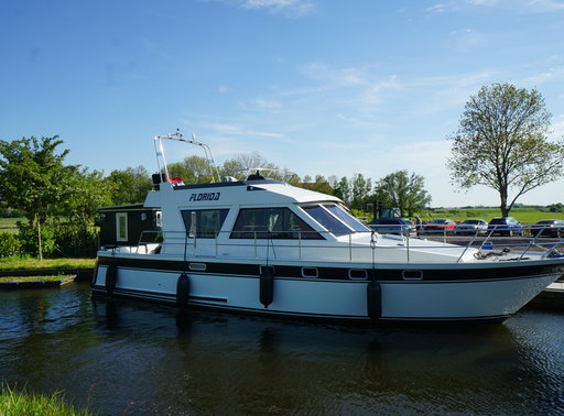 Motorboote für 2-8 Personen mieten in Friesland Holland meer